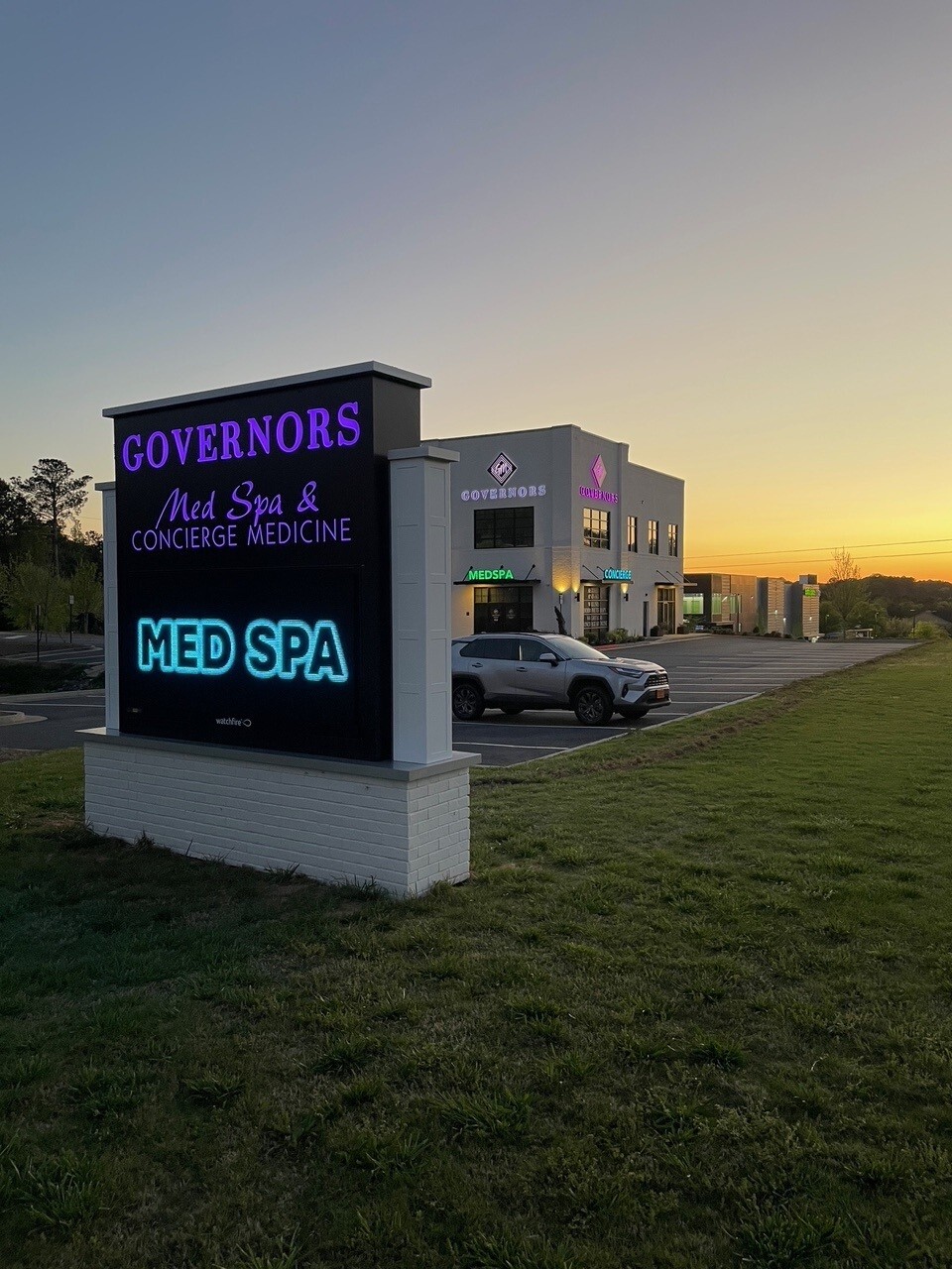 Time to Upgrade Your Sign: Embrace the Digital Age with Signs & More!